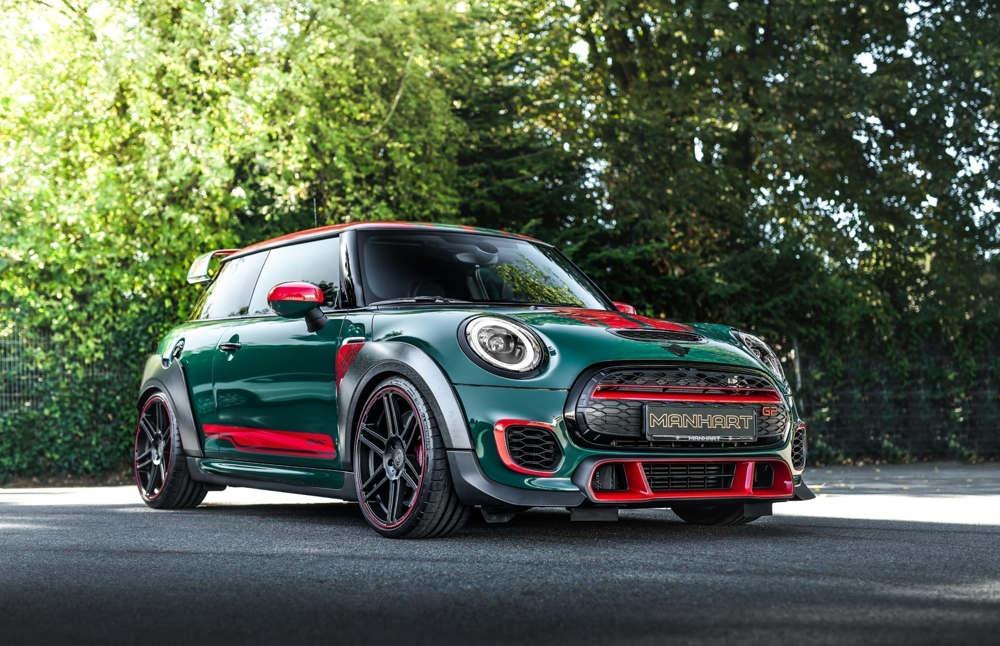 Manhart Prop e Mini JCW GP British Racing Green Com 350 Cavalos Automais