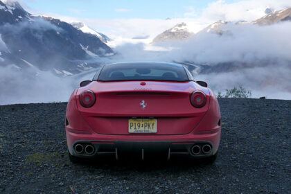 Uma ‘Road Trip’ com mais de 20 mil quilómetros. Num Ferrari California ...