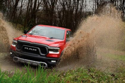 Motor Pentastar V6 mild-hybrid na Europa para as RAM 1500 Big Horn ...