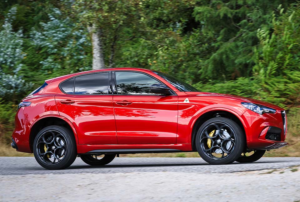 Alfa Romeo em 2023: Giulia e Stelvio Quadrifoglio e…o 33 Stradale ...